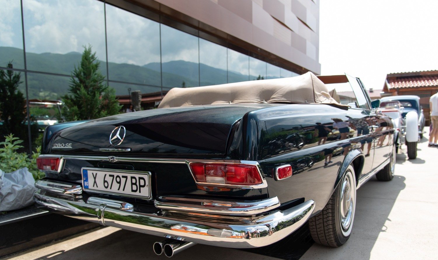 Mercedes-Benz W111 technical specifications and fuel economy